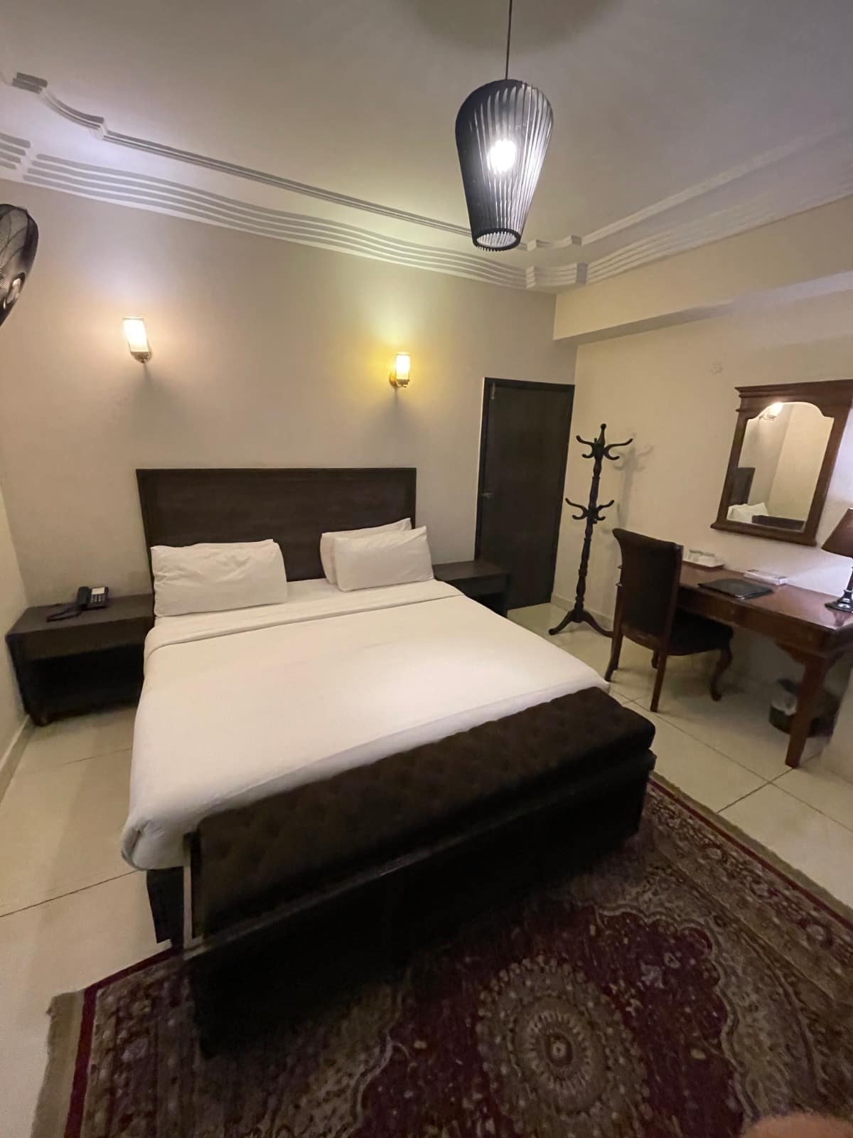 Deluxe Room at Hotel Crown Inn | Karachi